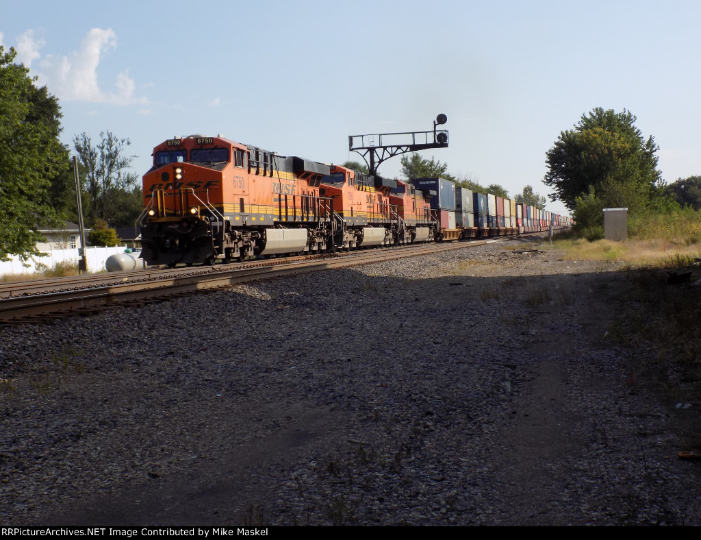 BNSF 6750